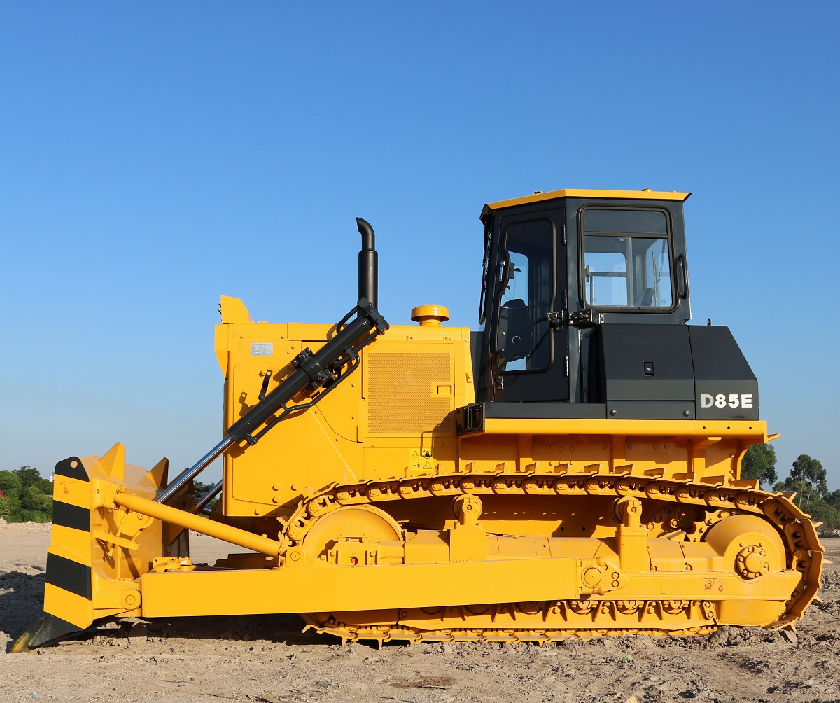 KOMATSU D85E-15 LD - ĐẠI LÝ BÁN & BH MÁY ỦI MỚI 100 %