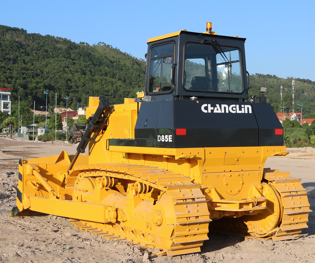 KOMATSU D85E-15 LD - ĐẠI LÝ BÁN & BH MÁY ỦI MỚI 100 %