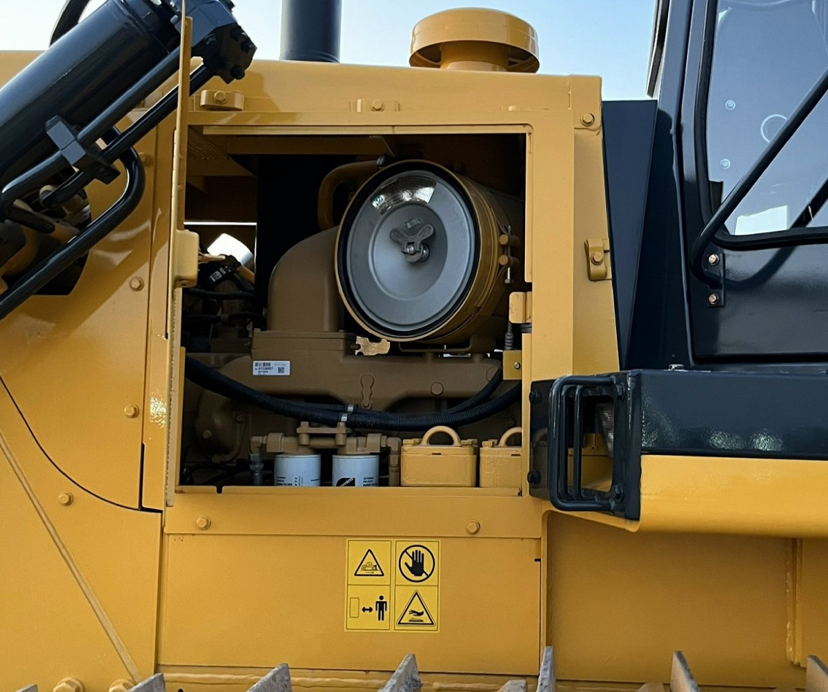 KOMATSU D85E-15 LD - ĐẠI LÝ BÁN & BH MÁY ỦI MỚI 100 %