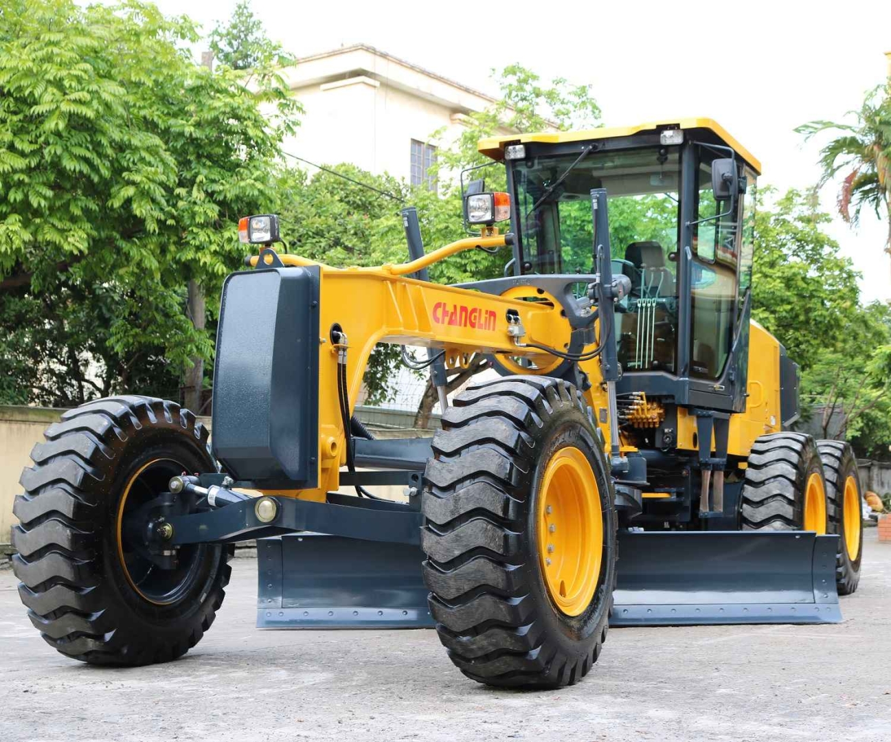 Bán Xe San Gạt Komatsu GD705 Liên Doanh Mới 100%